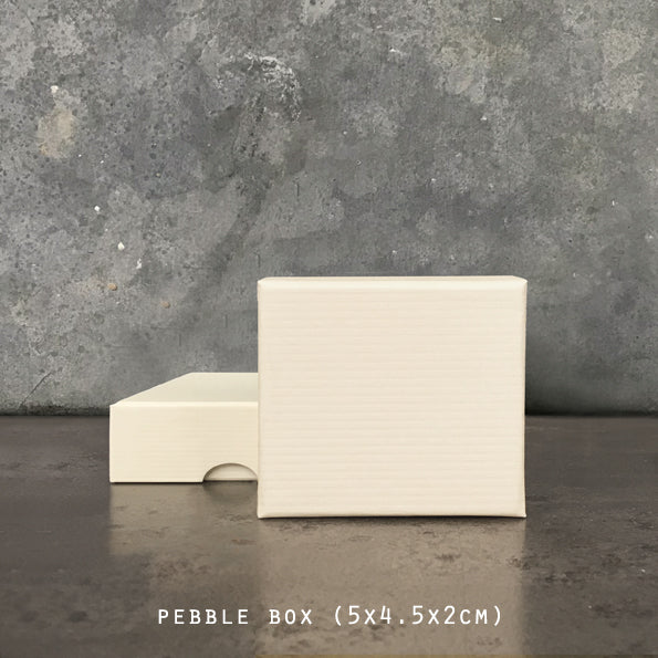 East Of India Pebble Box – Aurelie and Rose